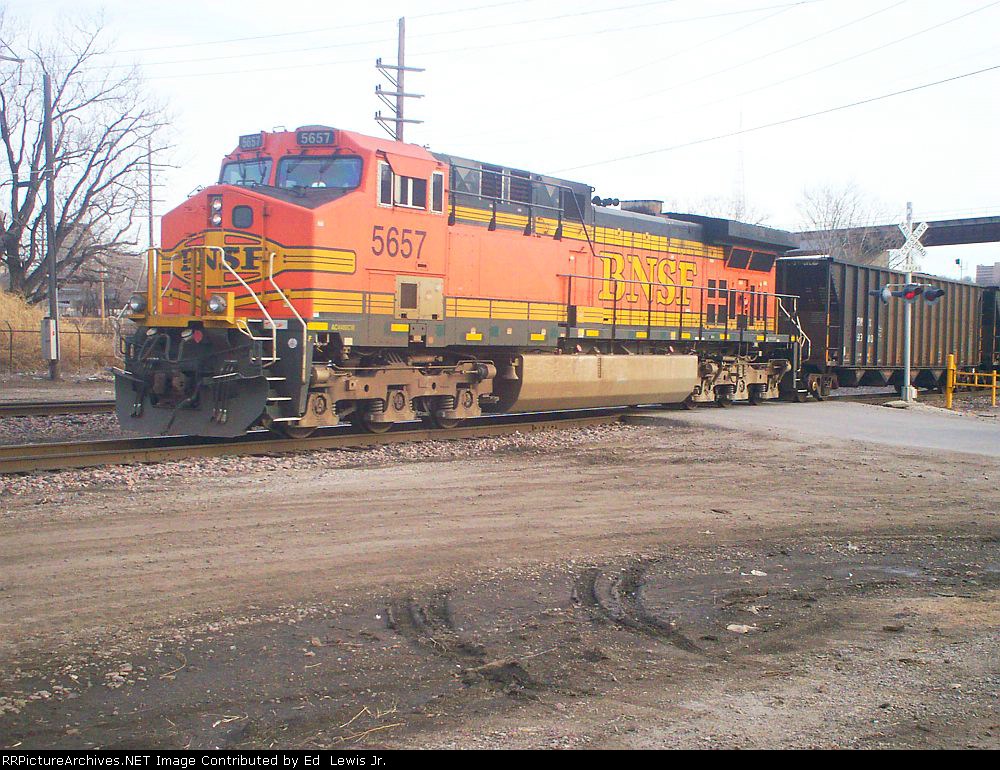 BNSF 5657